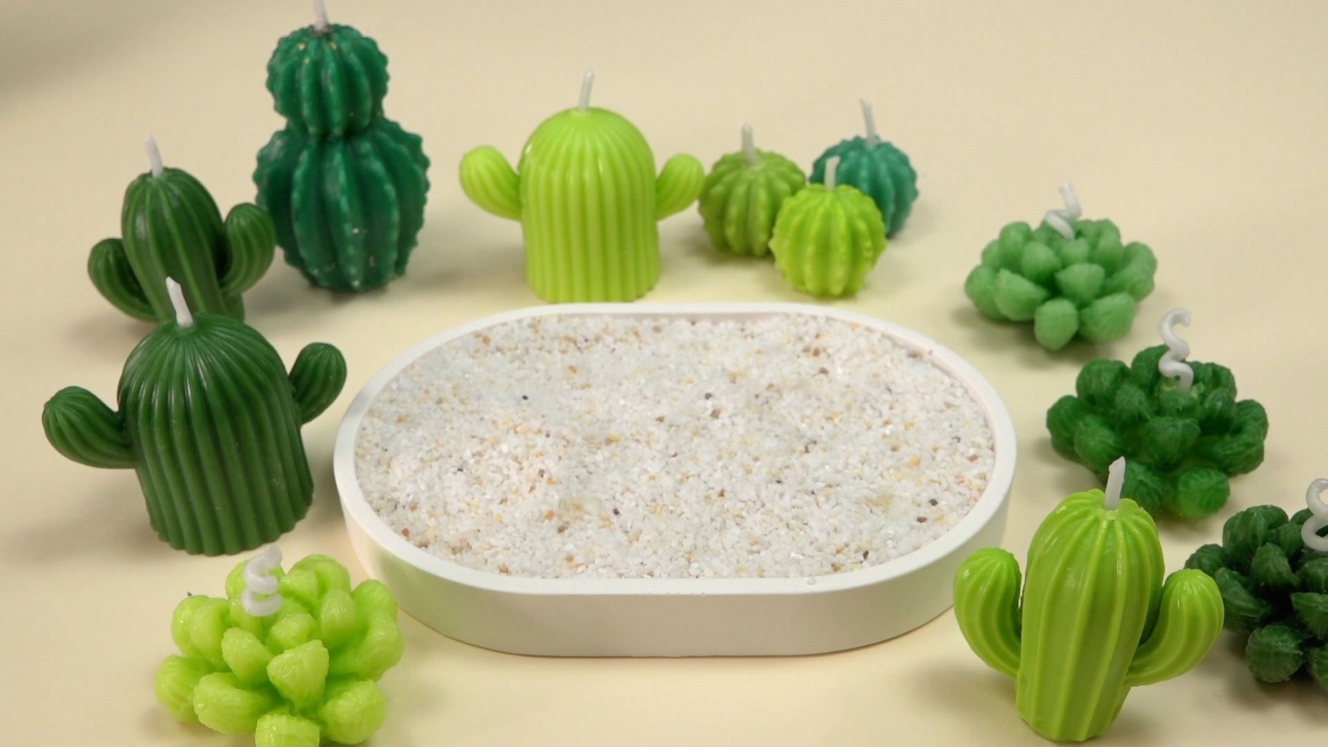 Descubre como hacer tu propio terrario de Cactus en vela.